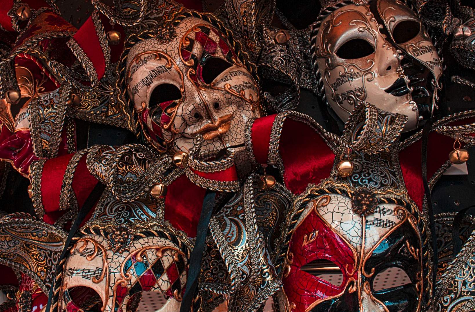 9 of the Most Exclusive University Secret Societies